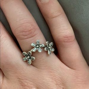Pandora | Jewelry | Pandora Triflower Ring | Poshmark